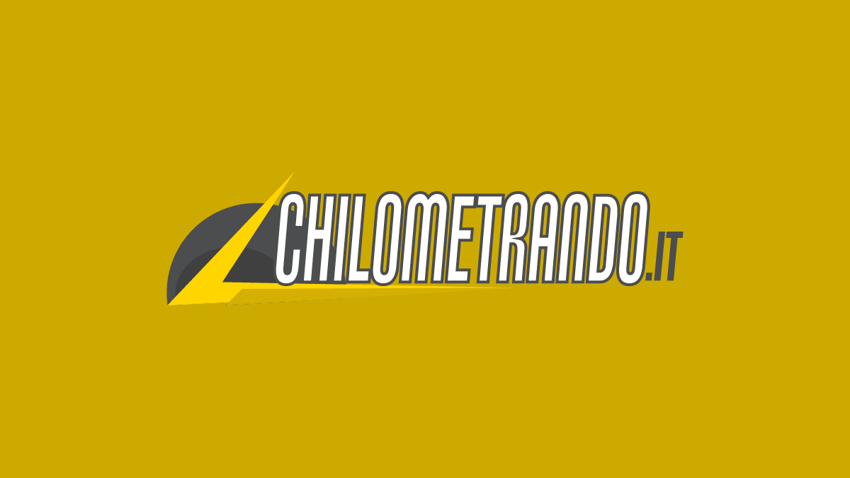 Parabrezza rotto durante la marcia? Ecco cosa fare - Chilometrando